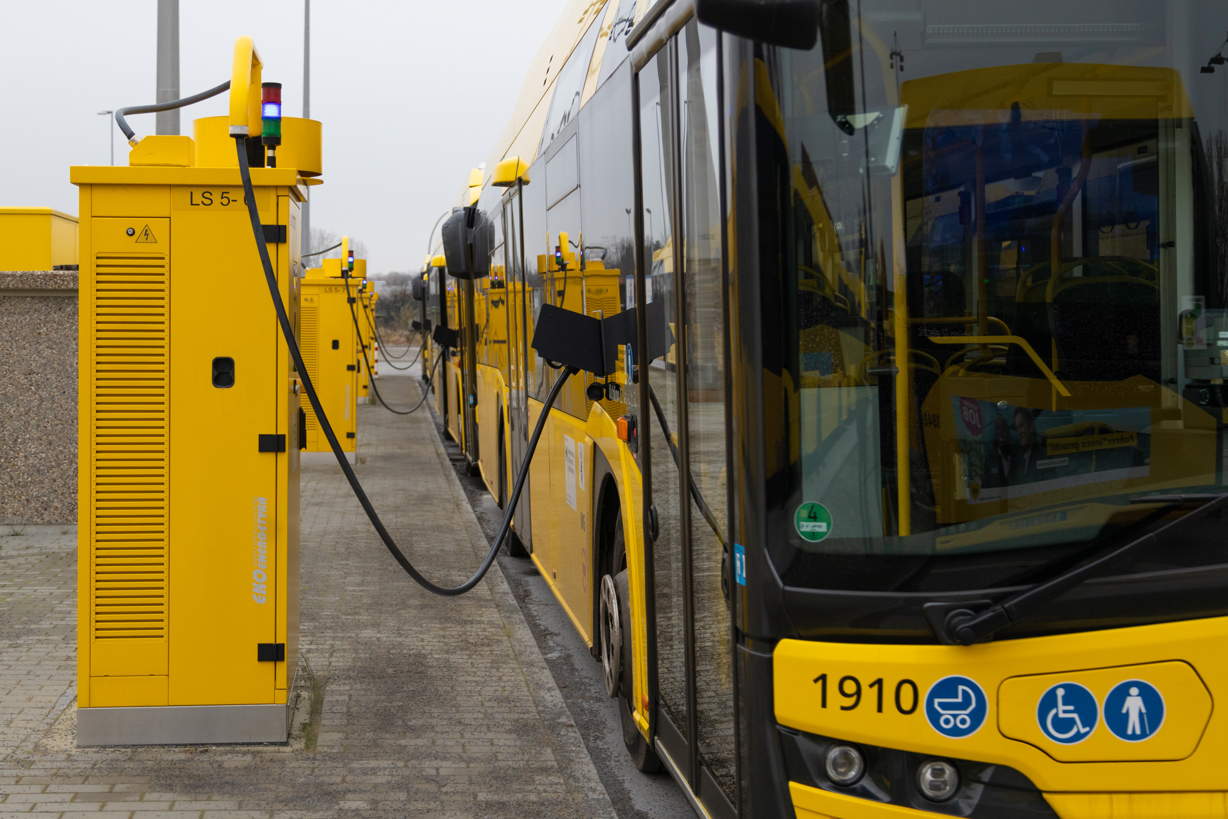 OCPP – The Key to Smart E-Bus Charging - CarMedialab GmbH